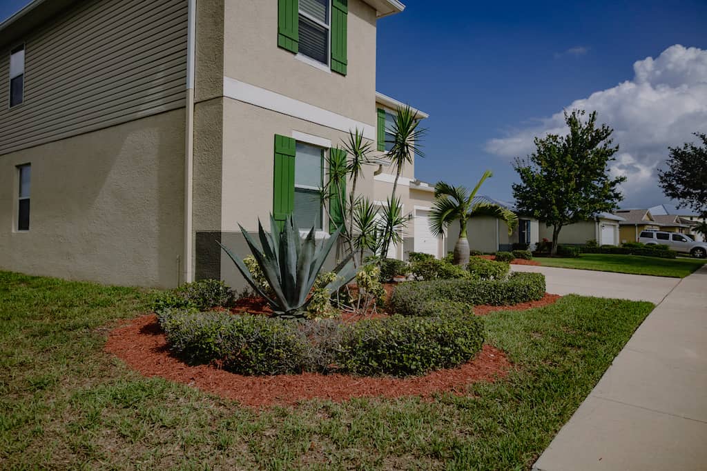 Mulching | Top Lawn Pros | Lawn Services Riverview FL